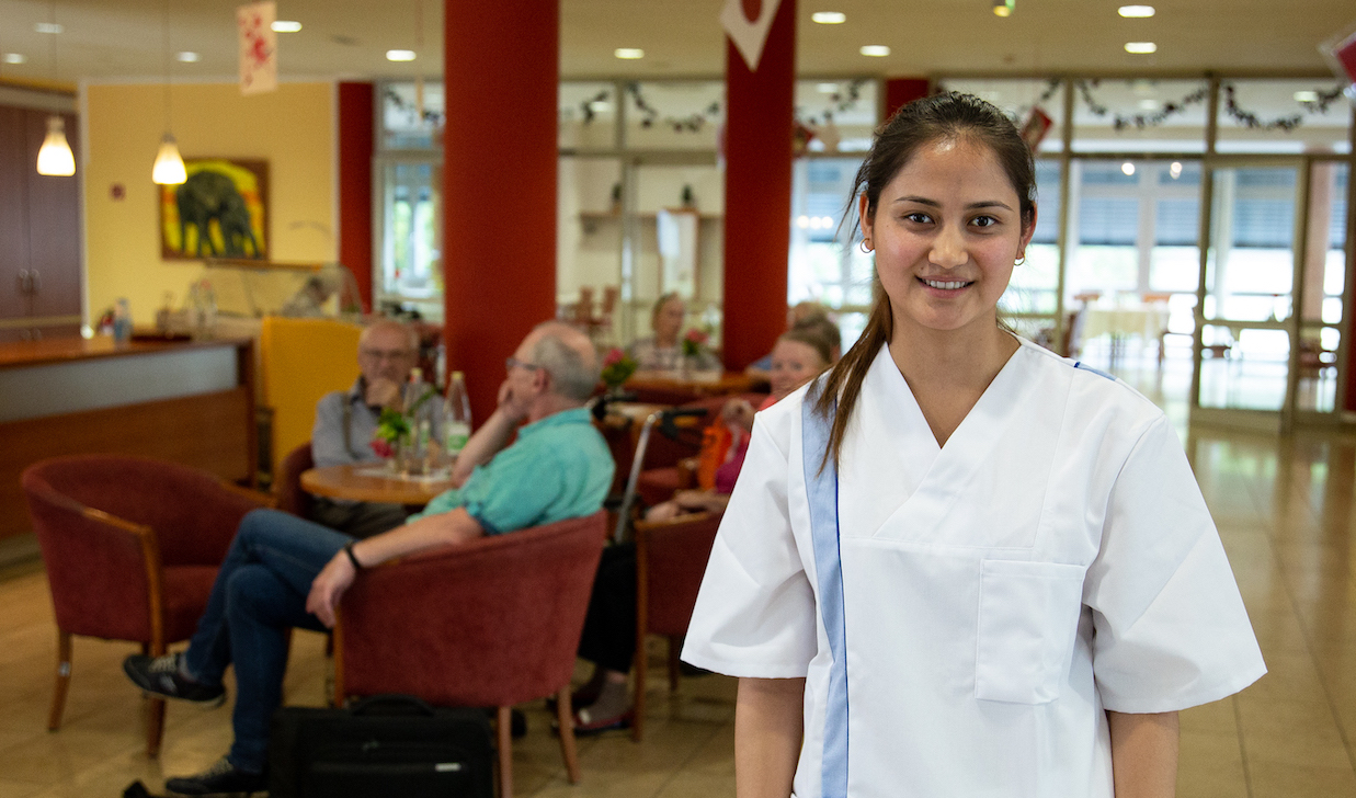 Angewiesen auf ausländische Pflegekräfte| Artikel | MEDIENDIENST INTEGRATION